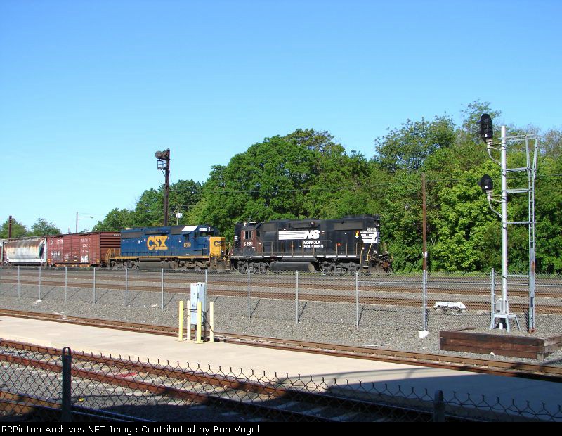 NS 5221 and CSX 8110